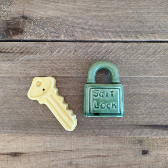 unknown | Kitchen | Vintage Ceramic Salt Lock And Key Salt And Pepper ...